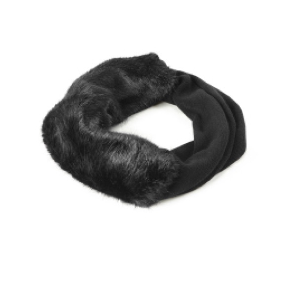 CAbi | Accessories | Cabi Black Infinity Scarf | Poshmark